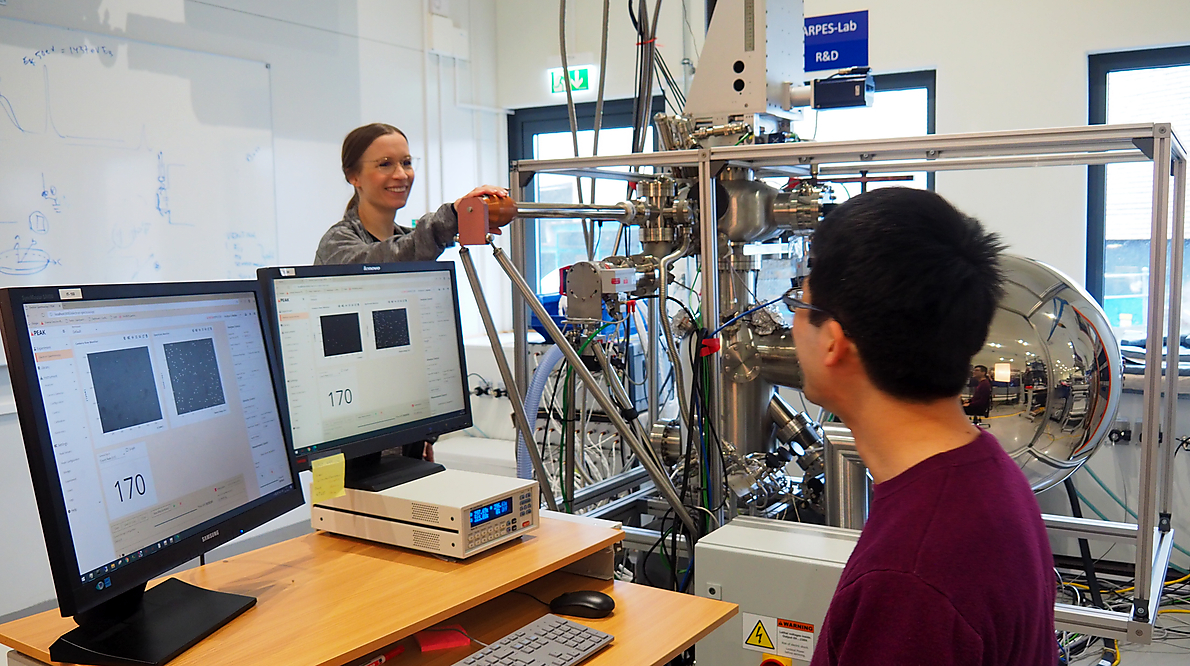 Electron Spectroscopy - Scienta Omicron